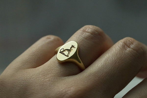 LAELIUS Antiques – Early 20th Century 18k Dog Signet Ring
